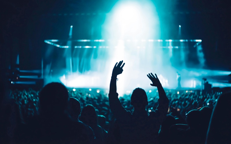How Battery-Powered Load Banks Ensure Reliability at Music Festivals ...